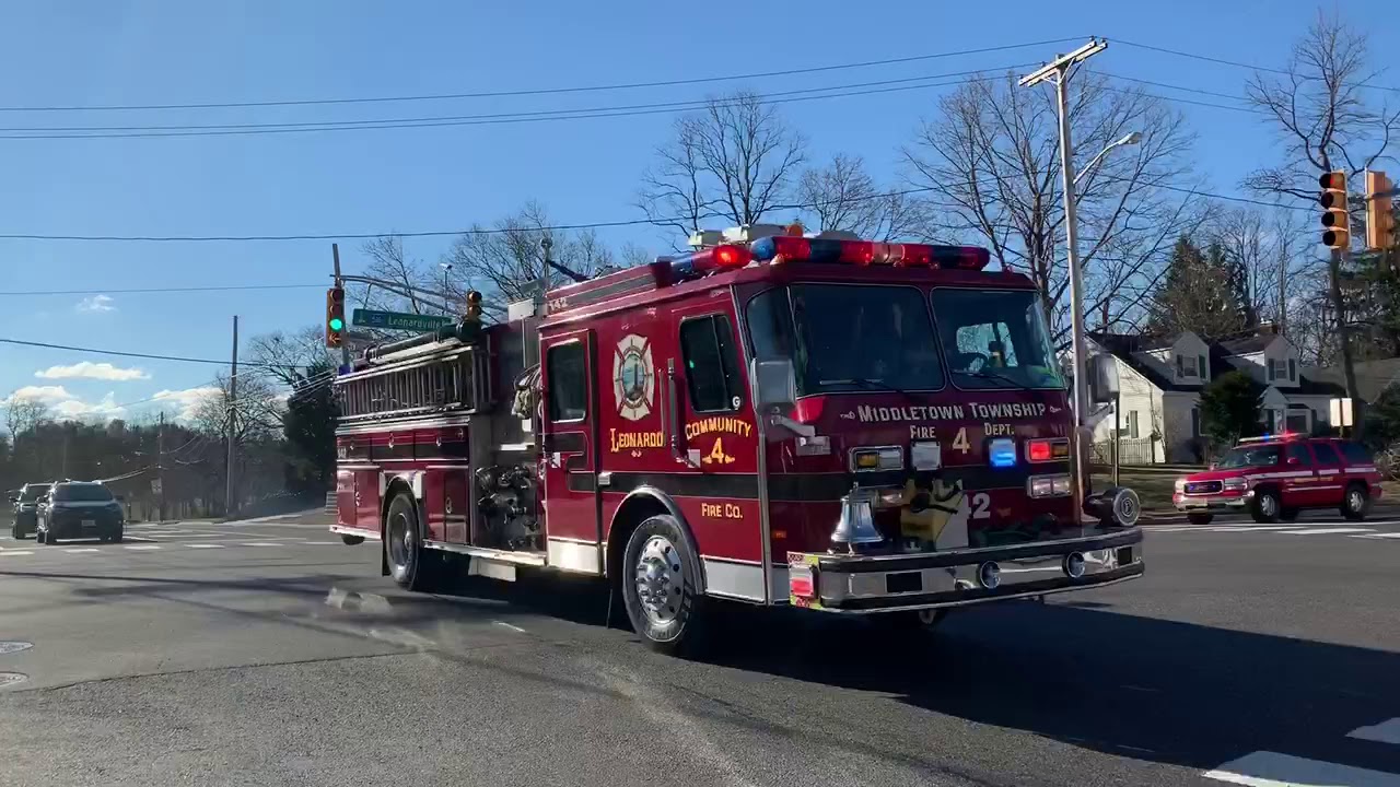 MTFD Engine 142 (31-4-76) and Saftey Officer 109 (71-8-69) Responding ...