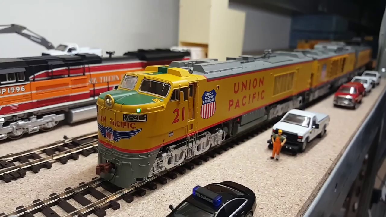 ScaleTrains GTEL 8500 Big Blow Turbine (Museum Quality) + 23 stack cars ...