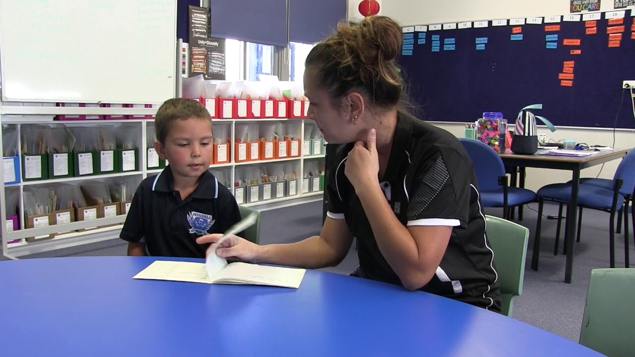 Reading with Kindy - YouTube