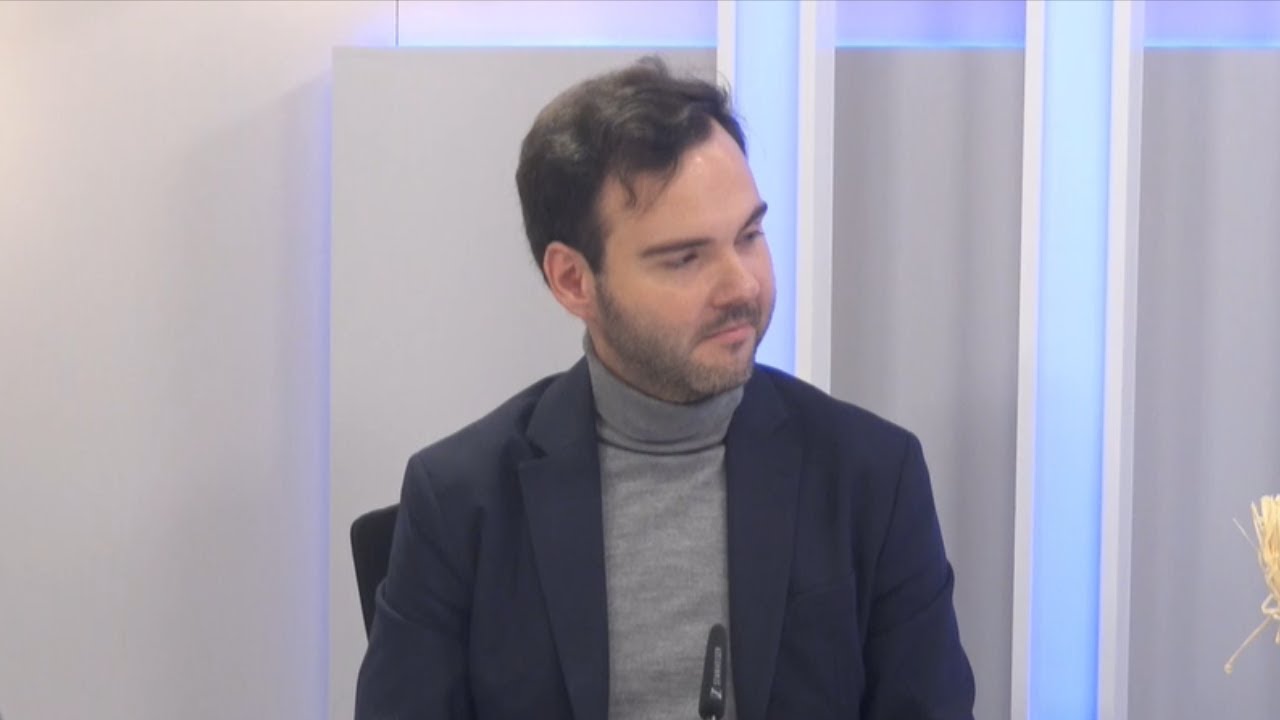 Carles Obiols fa anys que viatja a París, on es dedica a fotografiar la ...