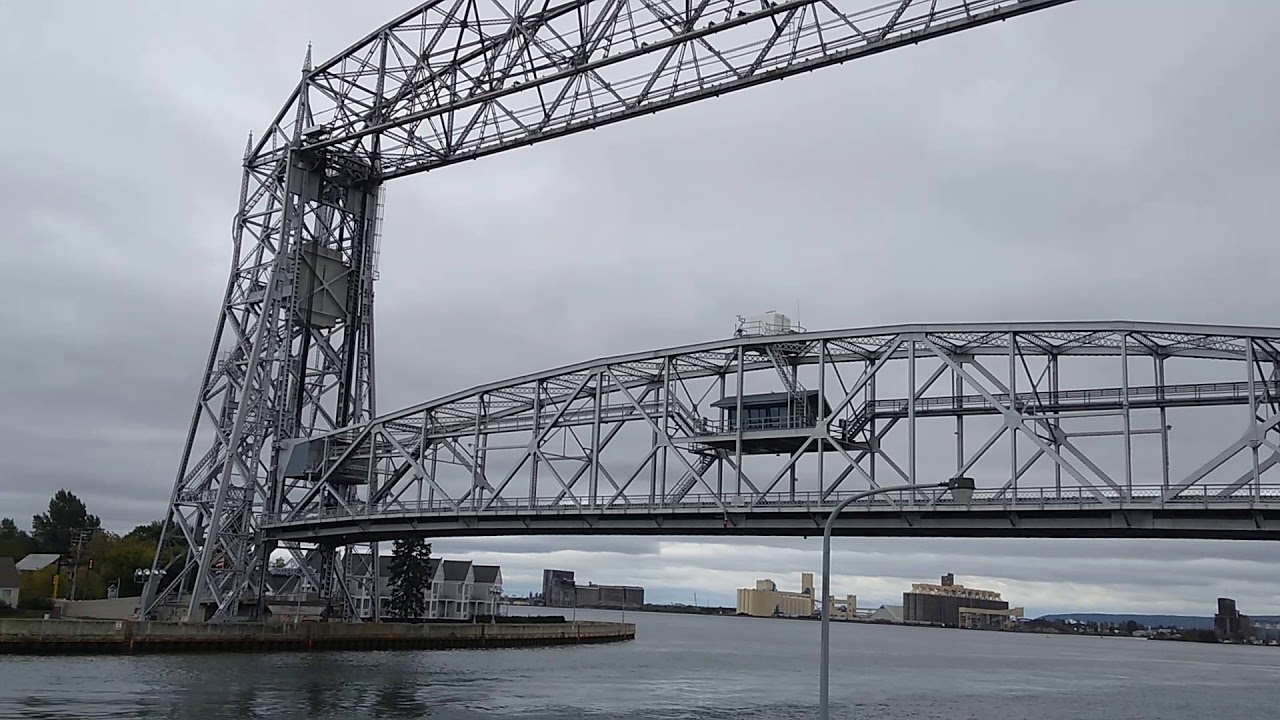 Duluth Arial Lift Bridge in action! - YouTube