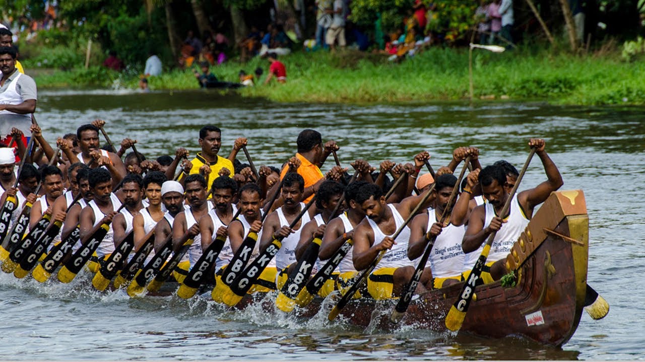 The Spectacular Vallam Kali: Kerala's Traditional Boat Race - YouTube