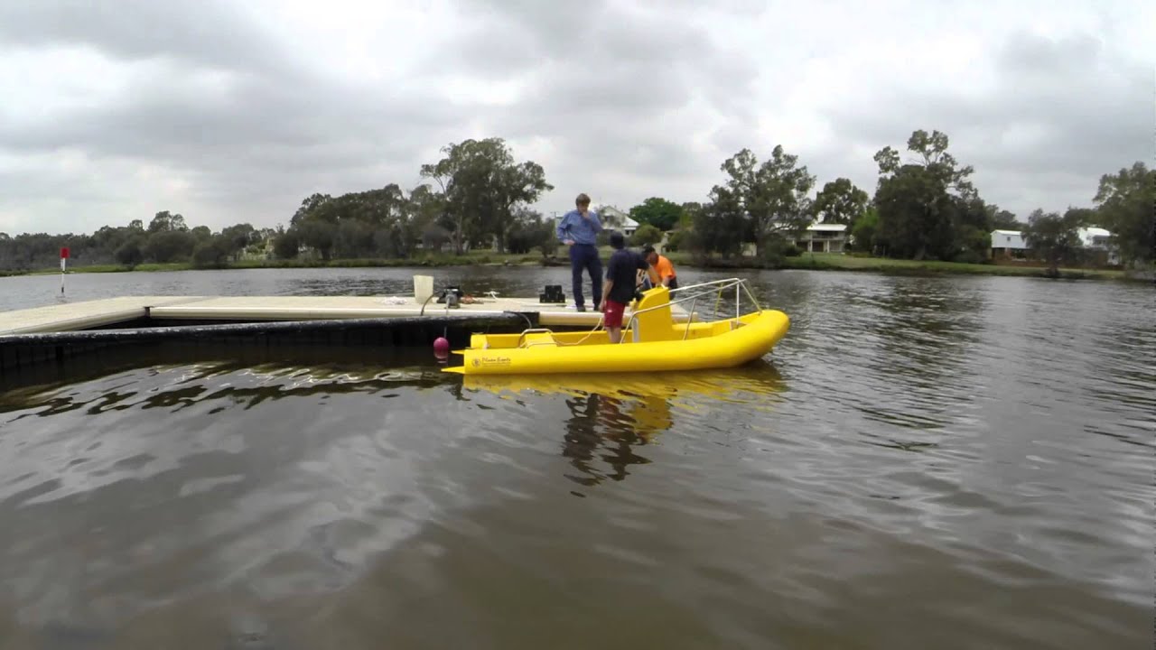 Plaka Boats 4.6m Swamp & Stability Test - YouTube