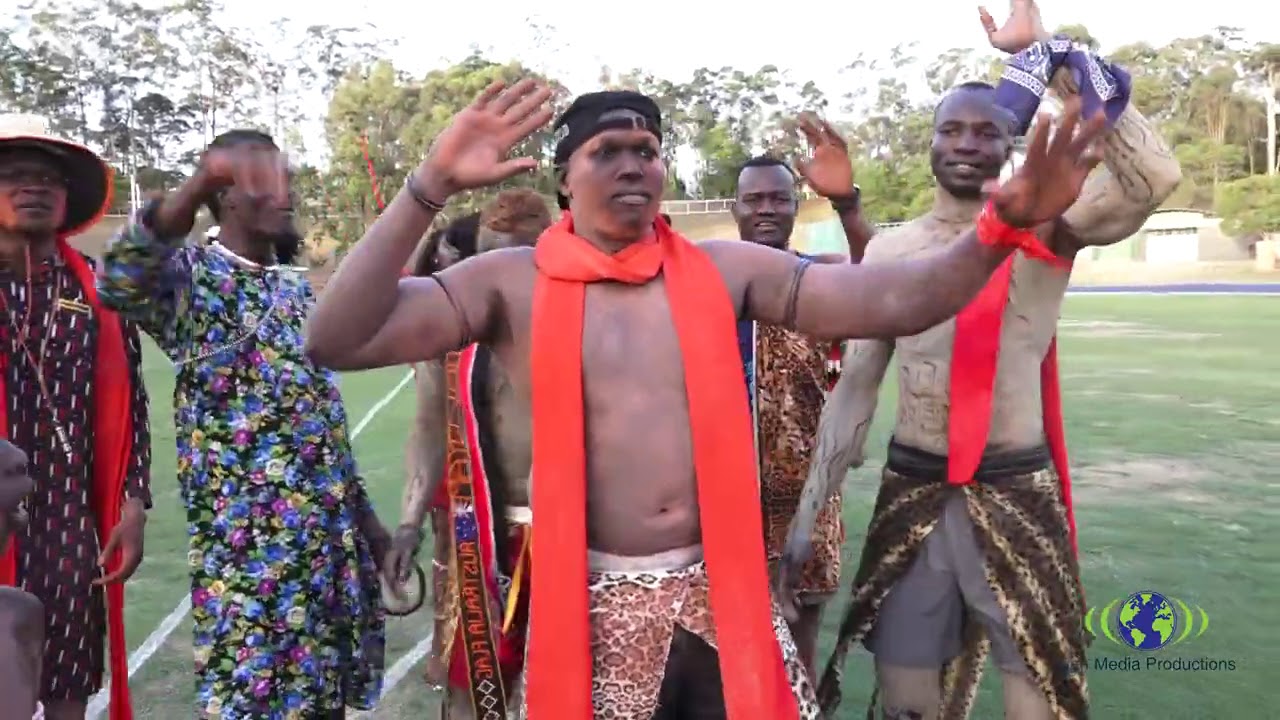 Pandiitda mach deng by Maker Gut Akol - YouTube