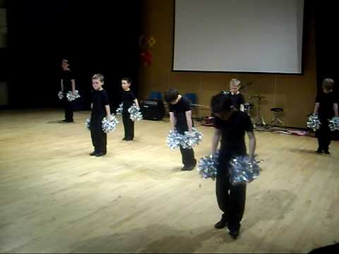 DAZL Diamonds UK all Boys Cheer dance team, performance @ slhs 2009 ...
