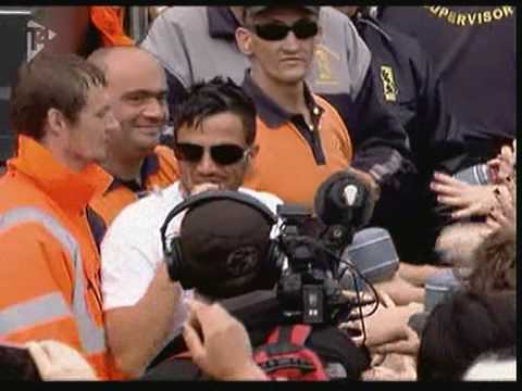 Peter Andre falls off stage! High Quality - YouTube