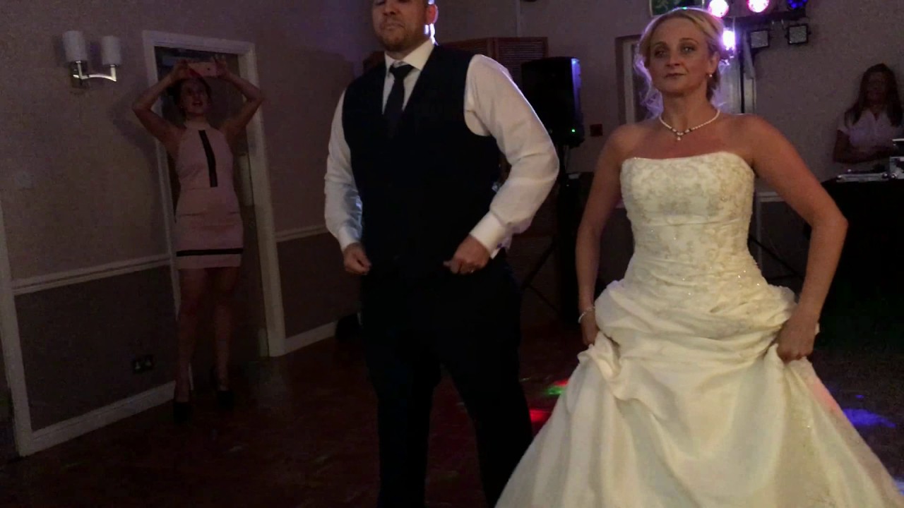 John and Laura Mundy's First Dance at their Wedding on 8th July 2017 ...