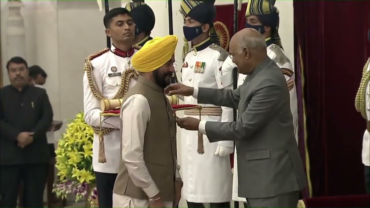 President Kovind presents Padma Shri to Shri Jitender Singh Shunty for Social Work - YouTube