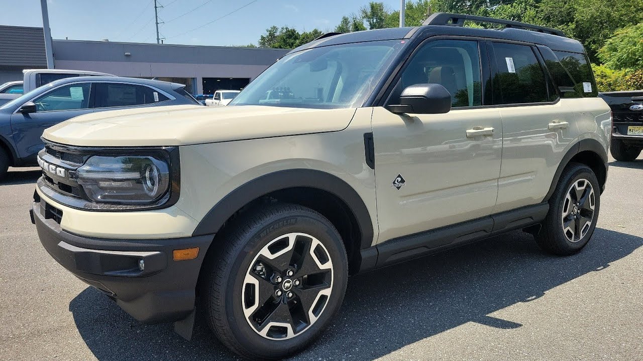 2024 Ford Bronco Sport Outer Banks! Desert Sand in color! Ebony/Roast ...