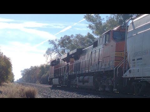 BNSF 7993 leads a SB trackage rights train on 12-8-2024 - YouTube