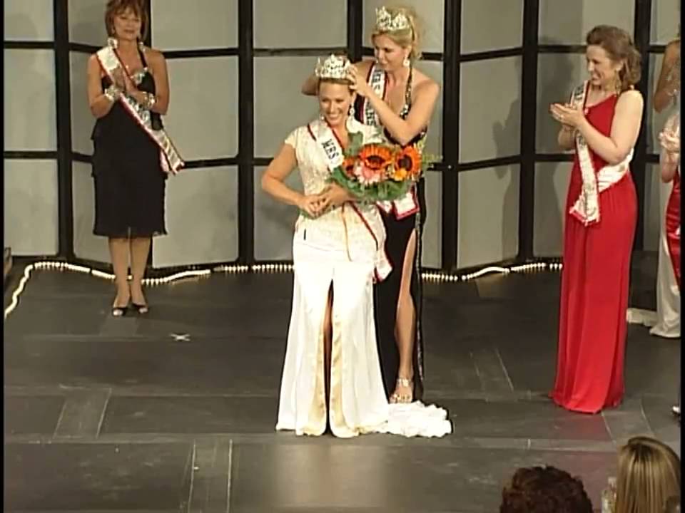 2009 Mrs Kansas Crowning - YouTube