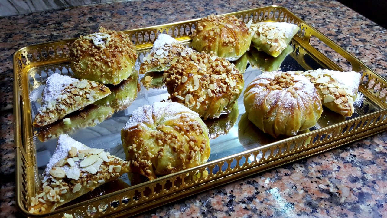 Mini pastilla traditionnelle au poulet et amandes بسيطلات بالدجاج و ...