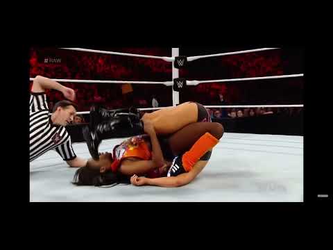 Naomi facesit Natalya