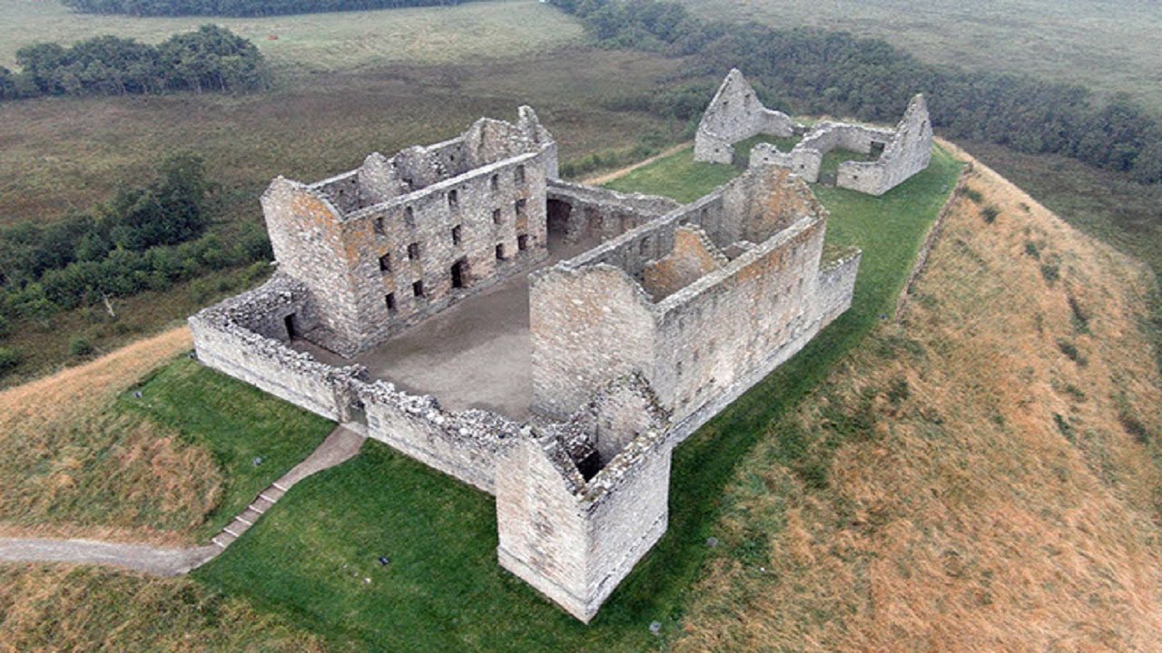 RUTHVEN BARRACKS / SCOTLAND - YouTube