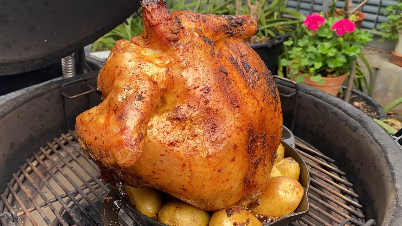 Pollo sentado al Kamado - YouTube