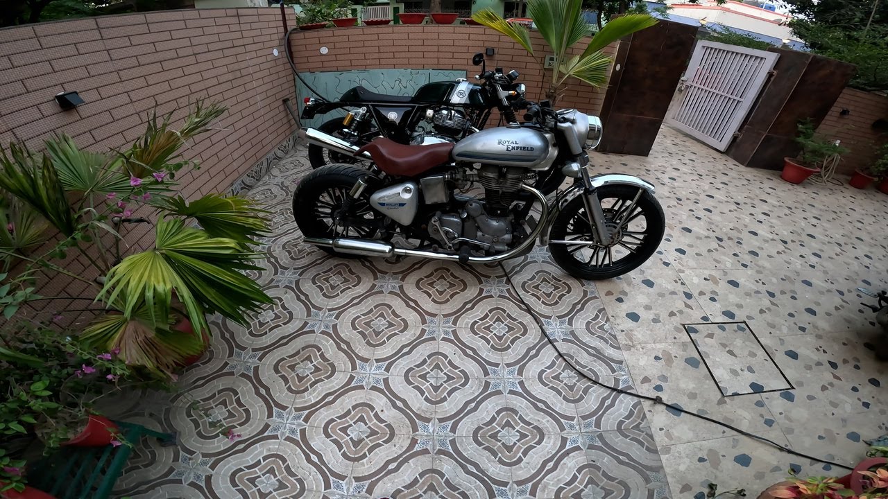 quick round on Old Royal Enfield Electra 350 // pure exhaust sound ...