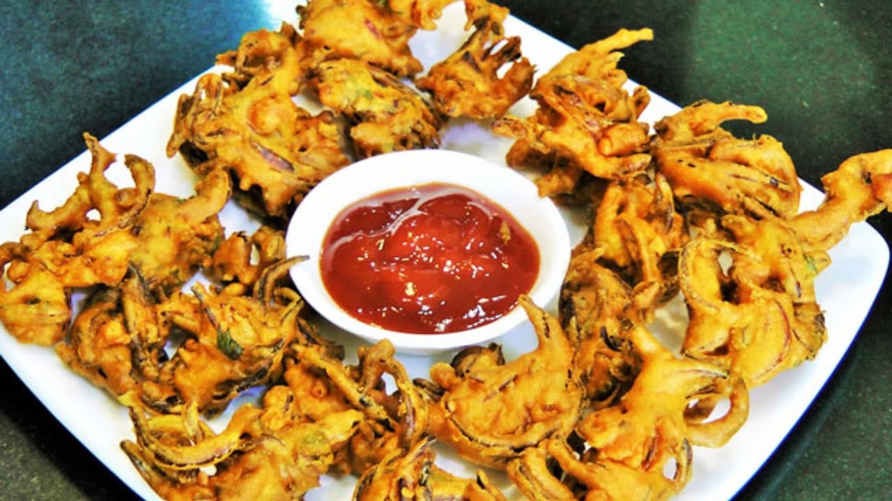Pyaz ke pakode (Onion ke pakode) | CHEF SHASHI - YouTube
