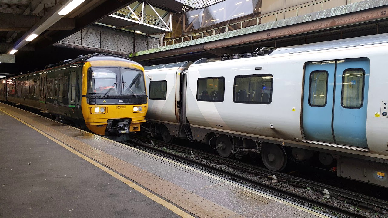 GWR 165 106 departs Gatwick Airport for Reading - YouTube