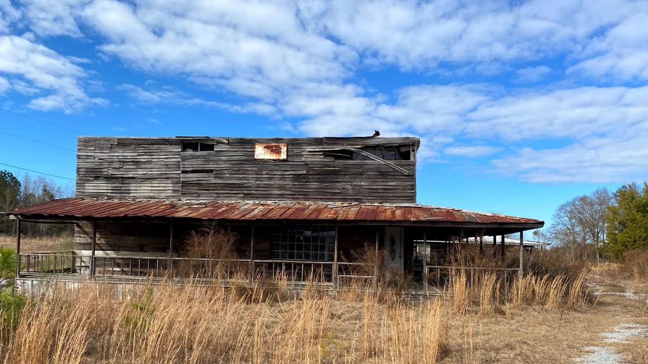 Abandoned Pioneer Village Roadside Alabama - YouTube