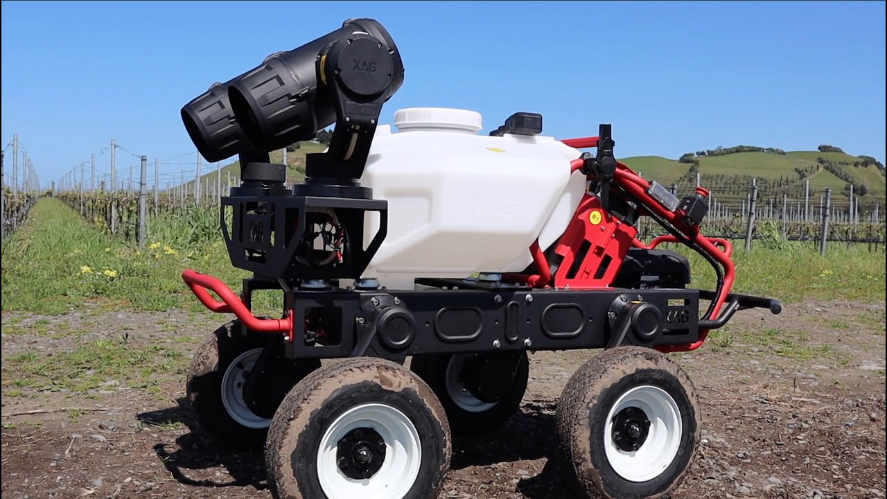 XAG R150 Autonomous Robot / Aerolab / Farming Robots - YouTube