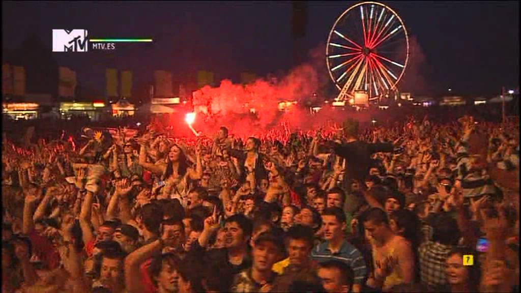 Arctic Monkeys - When the Sun Goes Down - Oxegen 2011 - YouTube
