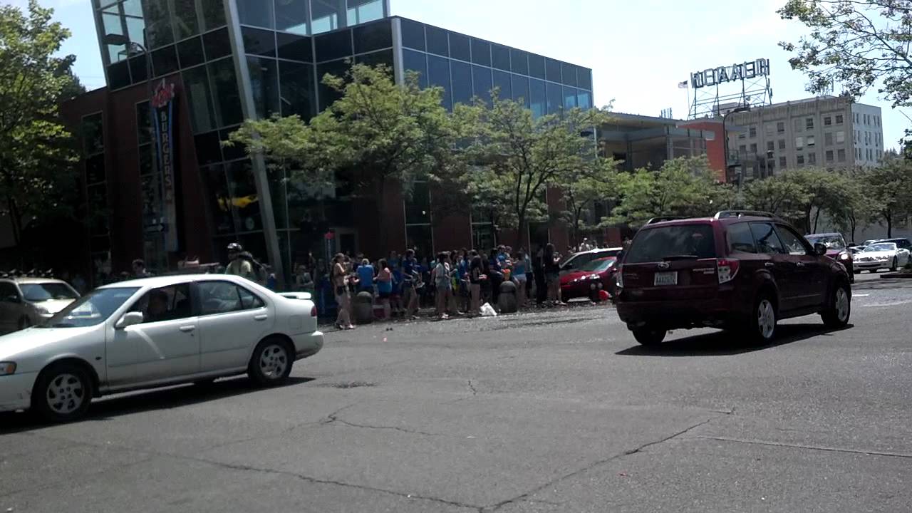 Downtown Bellingham Water ballon fight - YouTube