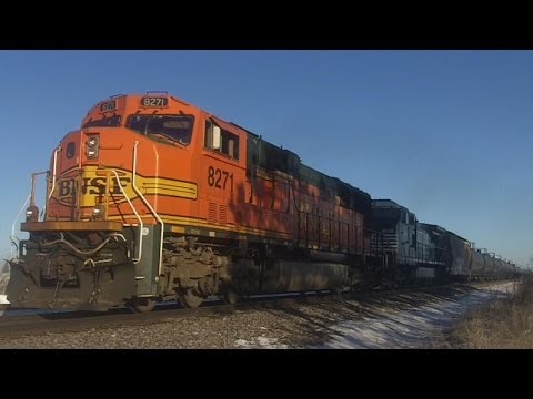BNSF 8271 SD75M Leads Oil Train, Alpha, IL - YouTube