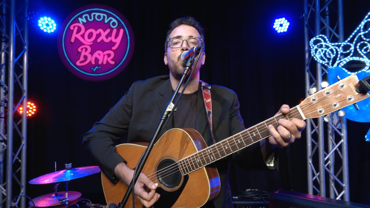 PRIMATAE, il delicato cantautore di Livorno figlio d’arte al Nuovo Roxy ...