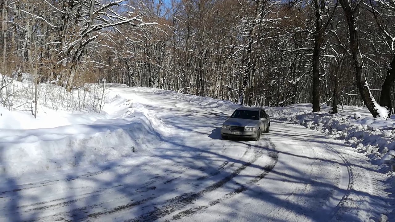 Mercedes c 220 snow drift - YouTube