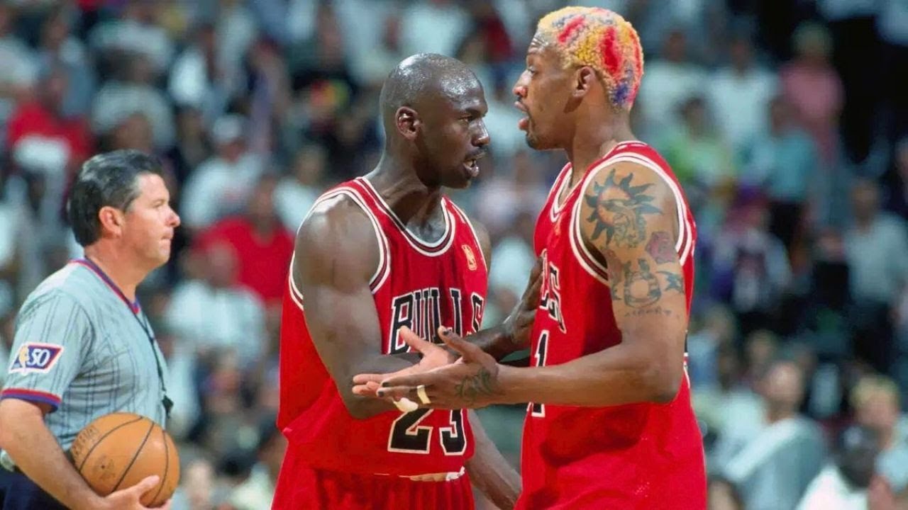 Dennis Rodman Breaks Down Bulls' Triangle Offense, Michael Jordan's ...