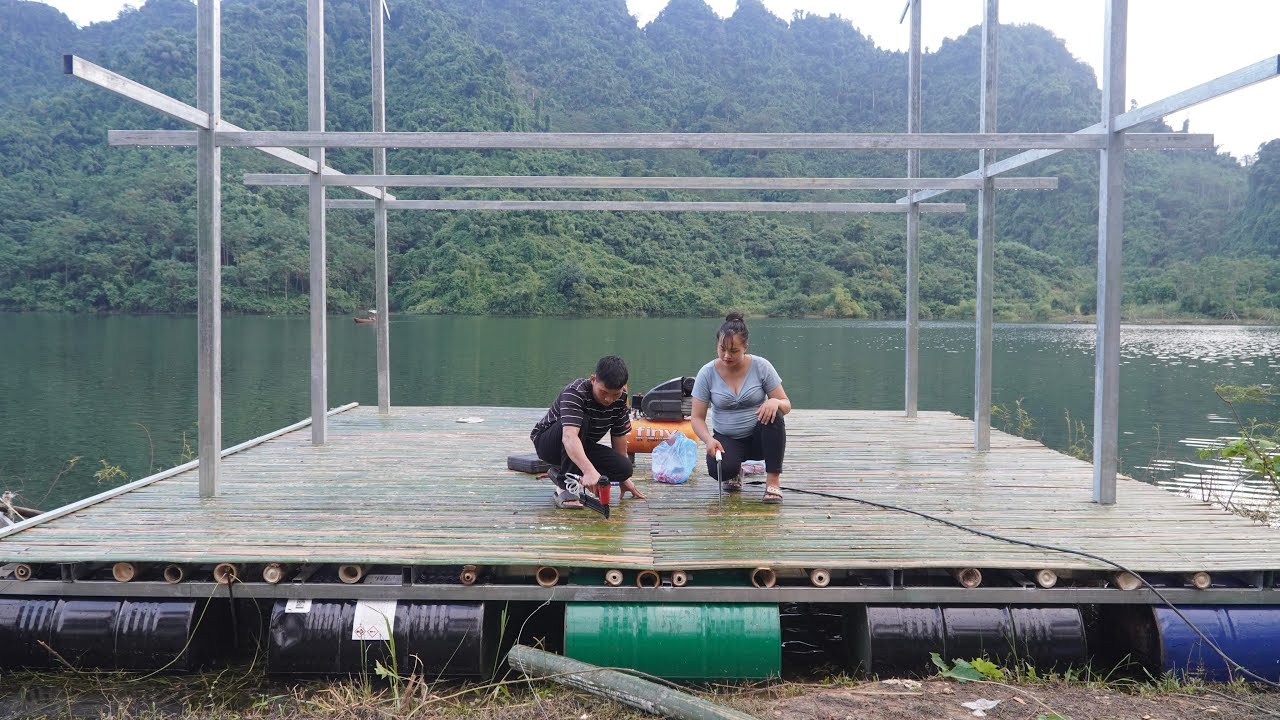 Build a two-storey house floating on the water, complete the floor ...