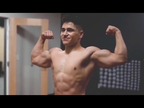 Rodrigo flexing his teen muscles - YouTube