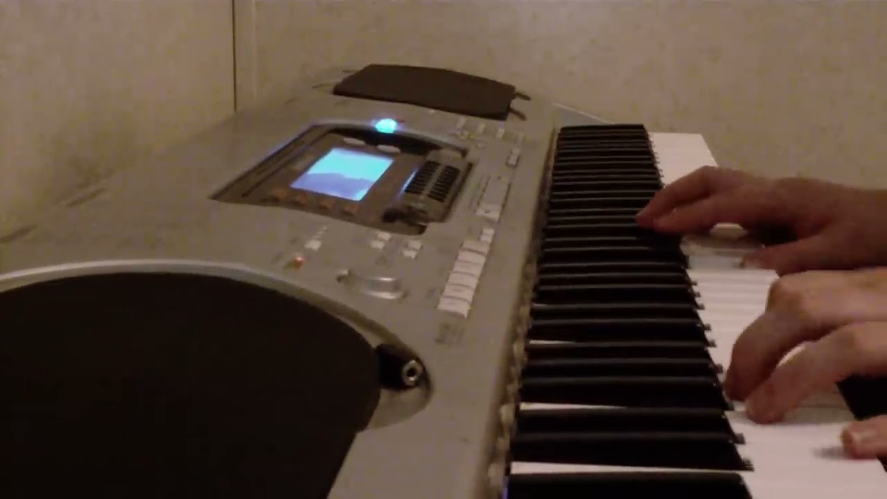 (2012) Having Fun With Arabic Piano Scale - YouTube