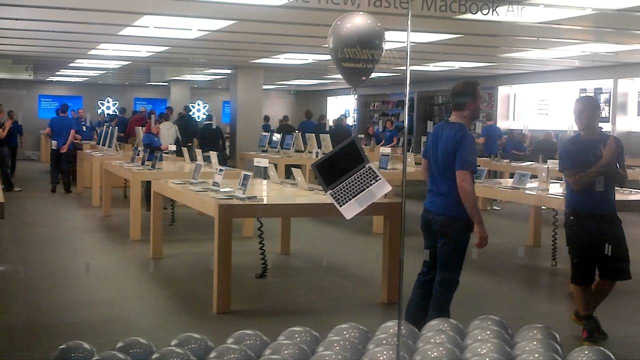 IPHONE 4S Apple Store Trafford Centre - YouTube