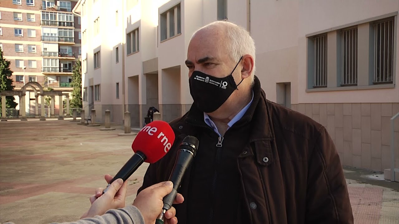 El Vicipresidente Aierdi y Alberto Bayona visitan viviendas ...