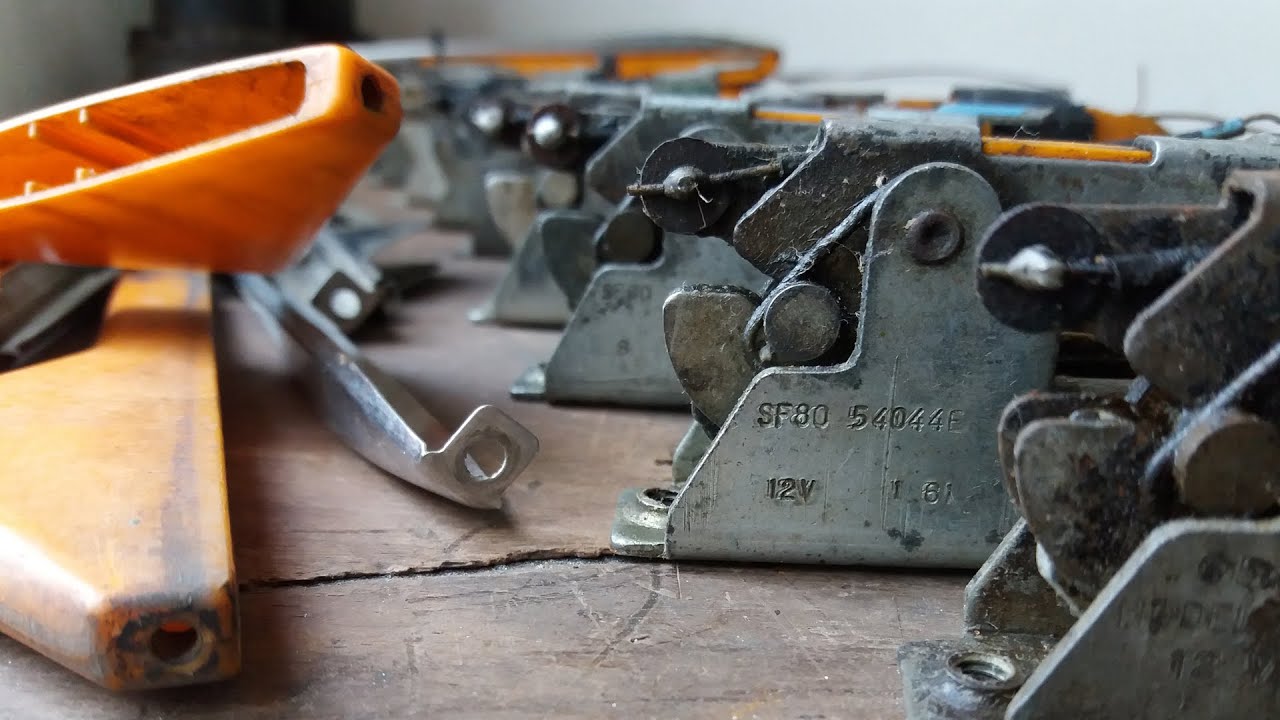 Lucas SF80 12V Trafficator | Morris Minor | Morris Minor Doctor - YouTube