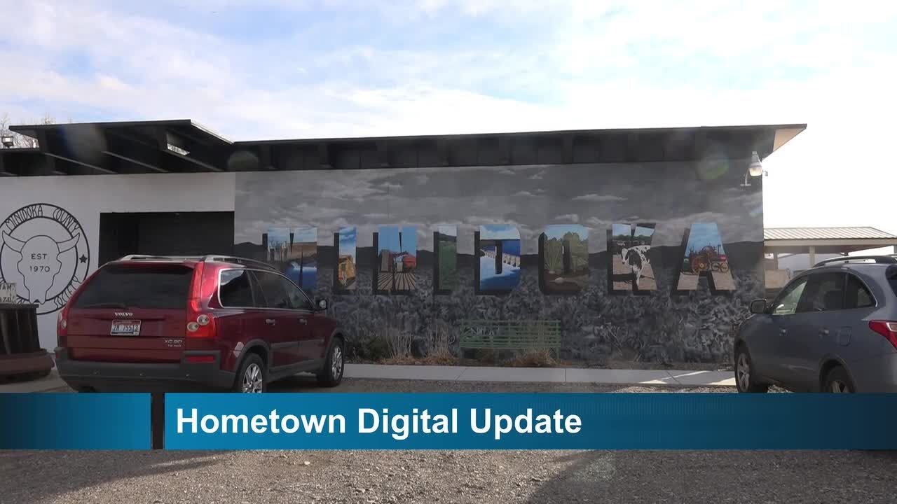 A museum mural and the daily situations of law enforcement - YouTube