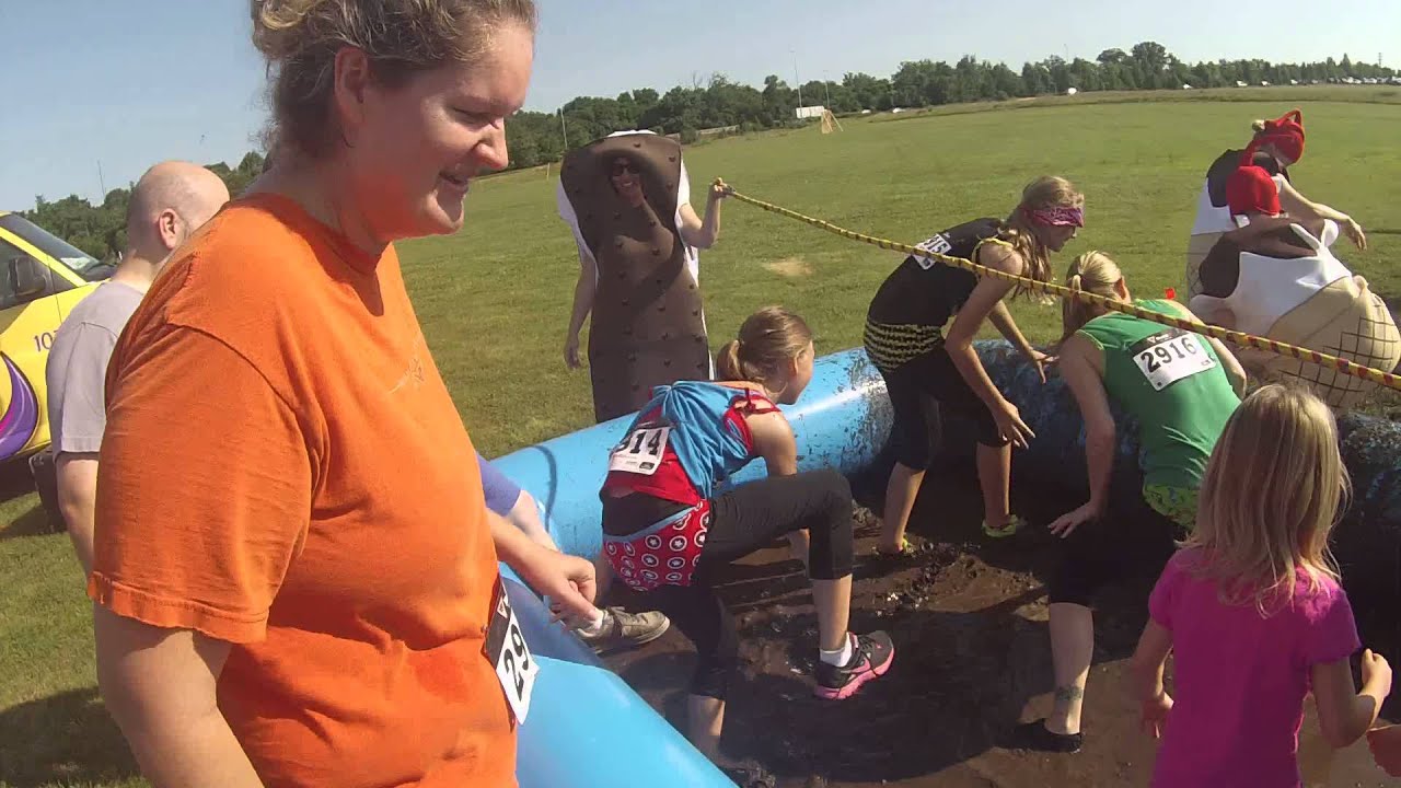 Ice Cream Run 1st obstacle - YouTube