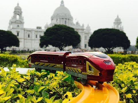 Plarail MARVEL Iron Man Train Visita al Victoria Memorial, Kolkata ...