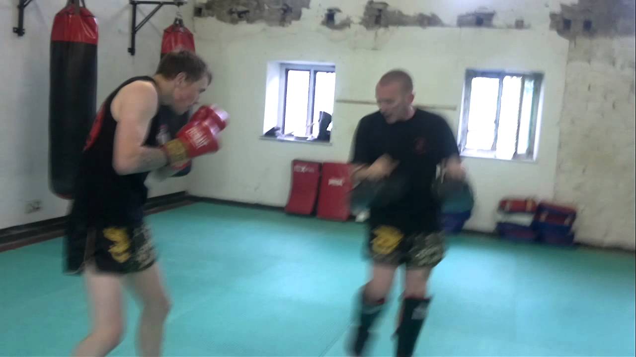 thai boxing Elliott pads.mp4 - YouTube