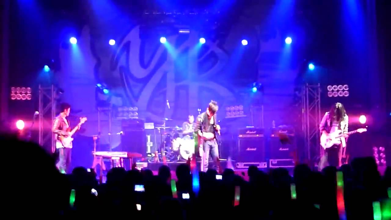 YB [윤도현밴드] Concert Sydney 29th Aug 2009 7 [아직도 널] - YouTube