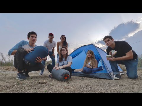 ⛺️ Acampando en un pueblo de BRUJAS