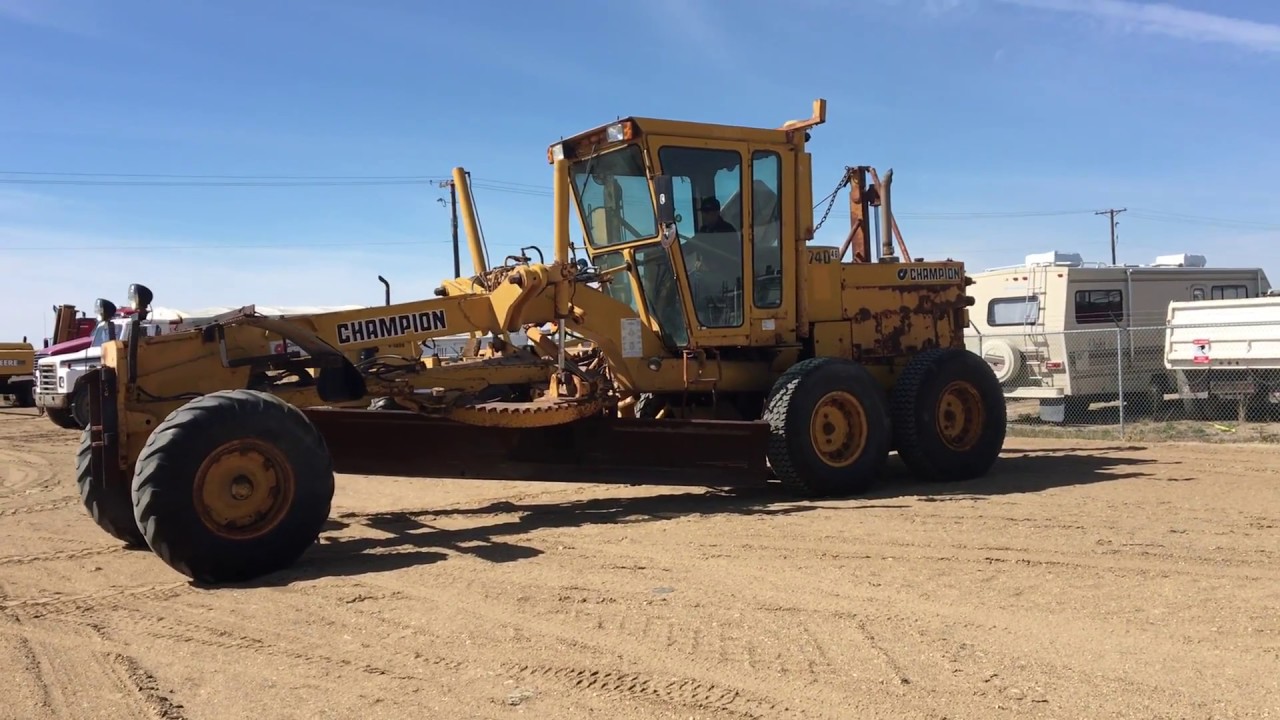 1987 Champion 740 Motor Grader w/ Snow wing, Lot #326 - YouTube