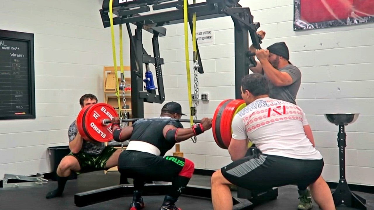 Kevin Oak Squats 780lbs Raw NO Wraps - YouTube