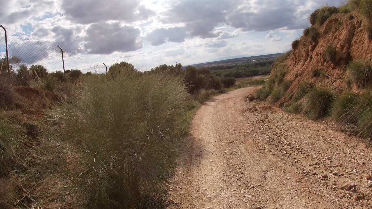 MIXED GRAVEL - ROAD TRICKY BUT EXTRA FUN - YouTube