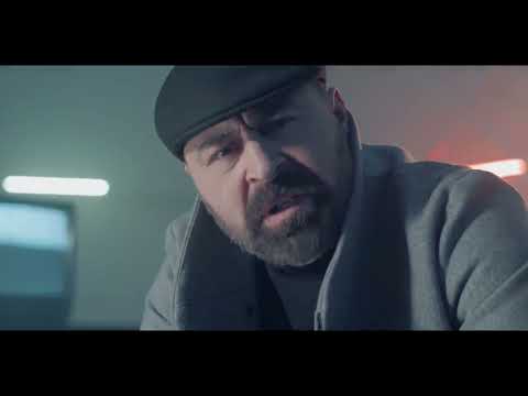 BİR MEZARIN BASINDA ÖLÜYORUM