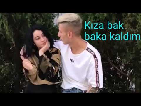 Tiktok kıza bak baka kaldım akımı 2020