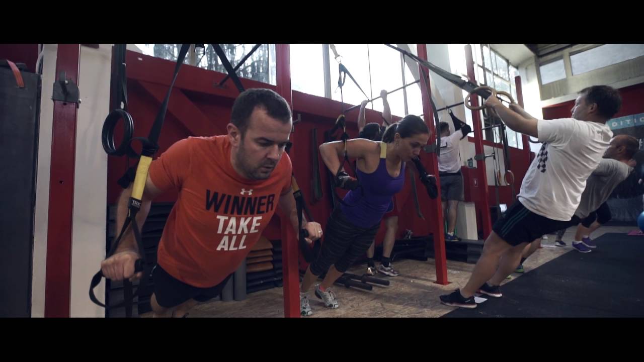 Basic Training For Life grupni trening - YouTube