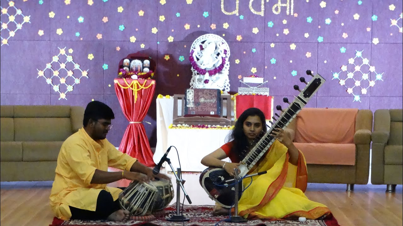 Vasant Panchami Atmiya University - Sitar vadan by Pooja Parmar - YouTube