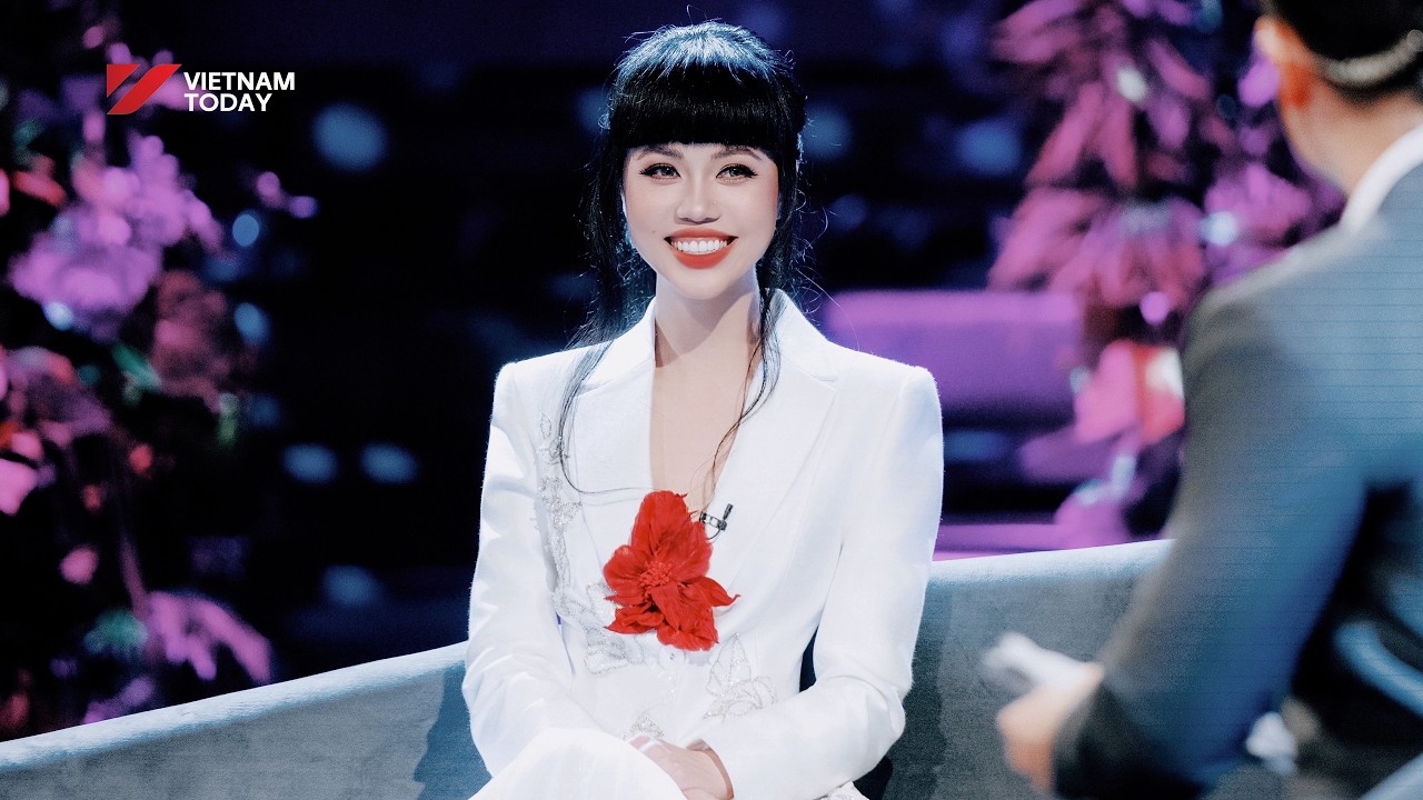 Beyond the Catwalk | Jessica Minh Anh on SHOWTIME - YouTube